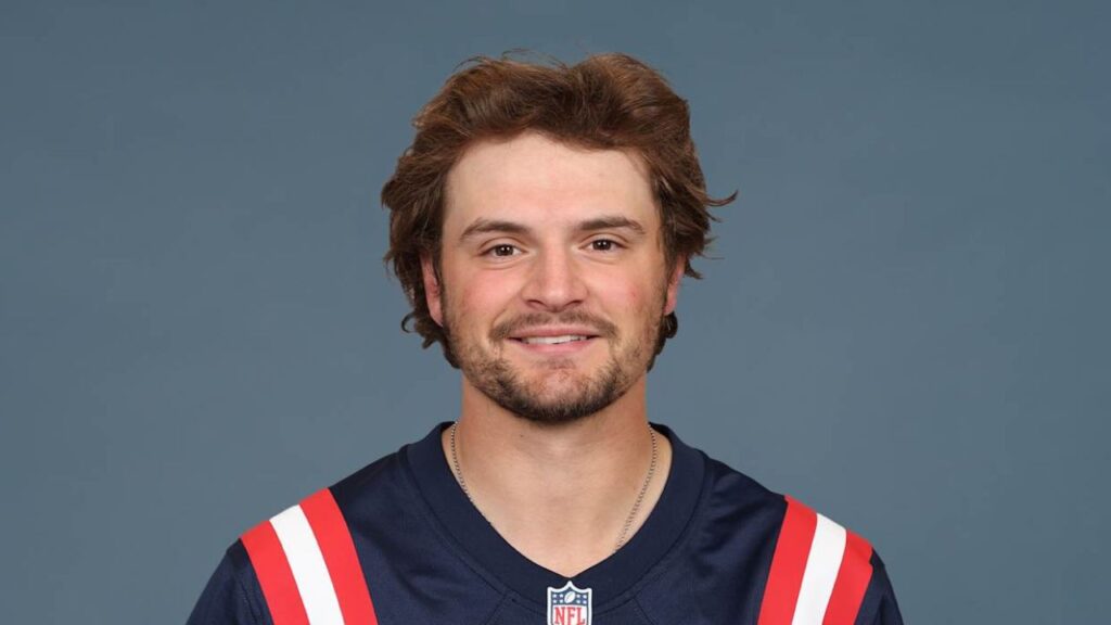 New England Patriots Bryce Baringer Wife Bella LeRoux Biography and ...